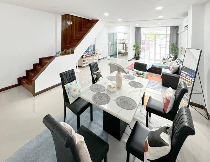 Miq Hk611 Huai Khwang 4br Jodd Fair - Bangkok