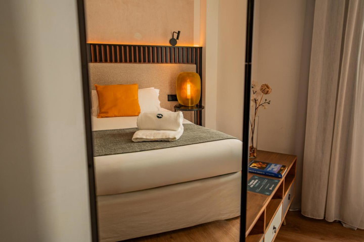 Isa Sevilla Suites - Tomares