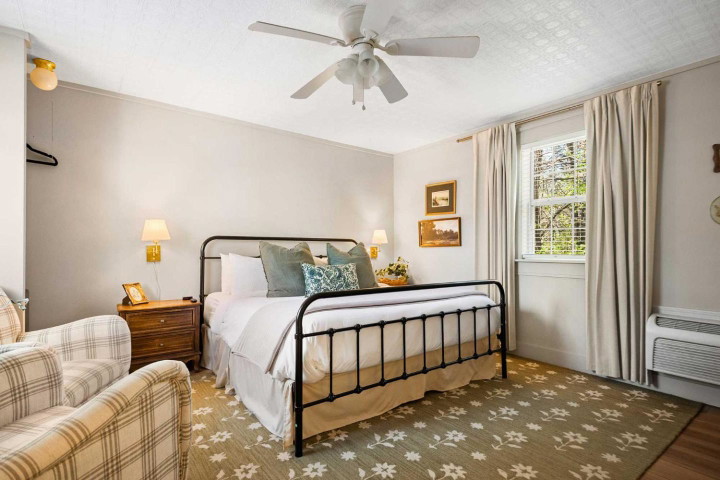 Lmi -14- Glenn Falls Room: Summers Dream - Chattanooga, TN