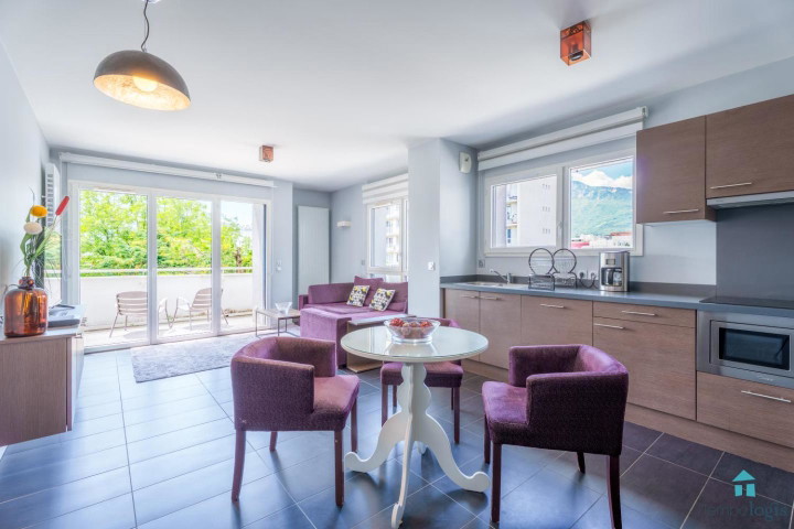 Apparthôtel Tempologis Saint-germain - Parking Gratuit Et Appartements Avec Balcon - Grenoble