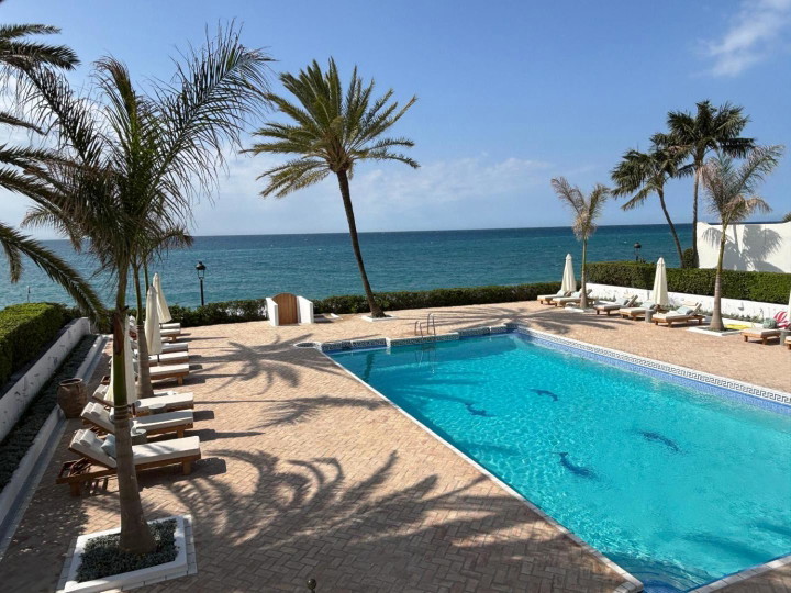 Villa Overlooking Beach , Central, Quiet, Parking, Swimming Pool - Marbella