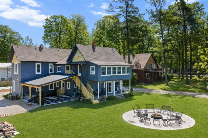 Rare 9br Luxury Retreat Hot Tub Game Room - Carson City, MI