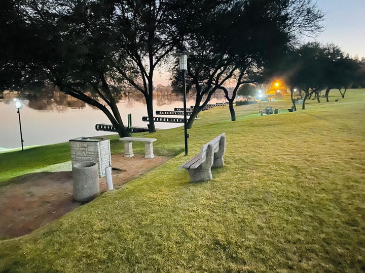 Villa By The Vaal River - Sasolburg