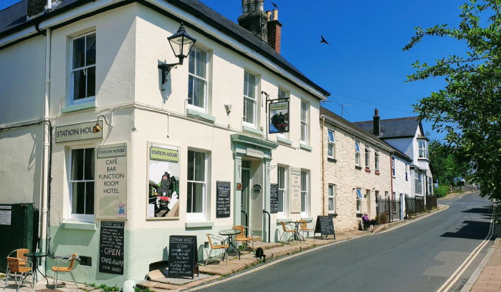 Station House, Dartmoor And Coast Located, Village Centre Hotel - Totnes