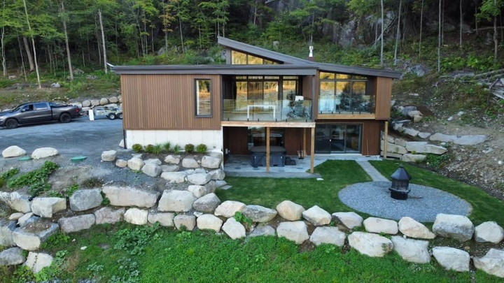 Lakeview Mid Century Luxury Cottage - Saint-Sauveur