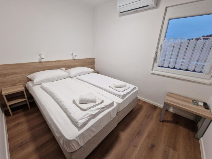 Počitniški Dom Portorož / Portoroz Holiday Home - Alpen