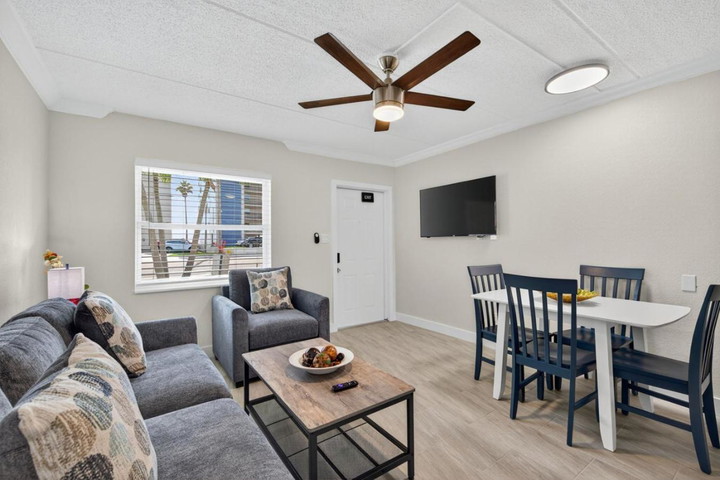 Sunset Beach Suites Unit 4 - Treasure Island, FL