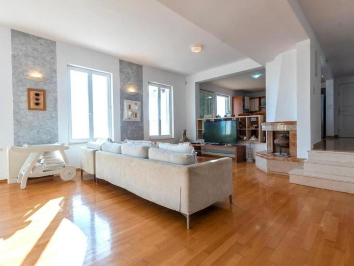 Seven Bedroom Villa With Outdoor Pool - Omiš