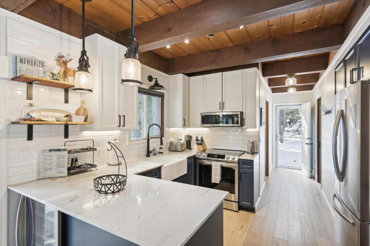 Cobalt Cabin - Beautifully Remodeled 3br With Private Hot Tub, Fireplace And Dogs Ok - Tahoe City, CA