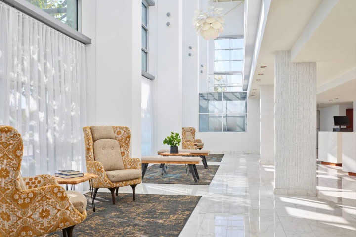 Delta Hotels By Marriott Milwaukee Northwest - Wauwatosa, WI
