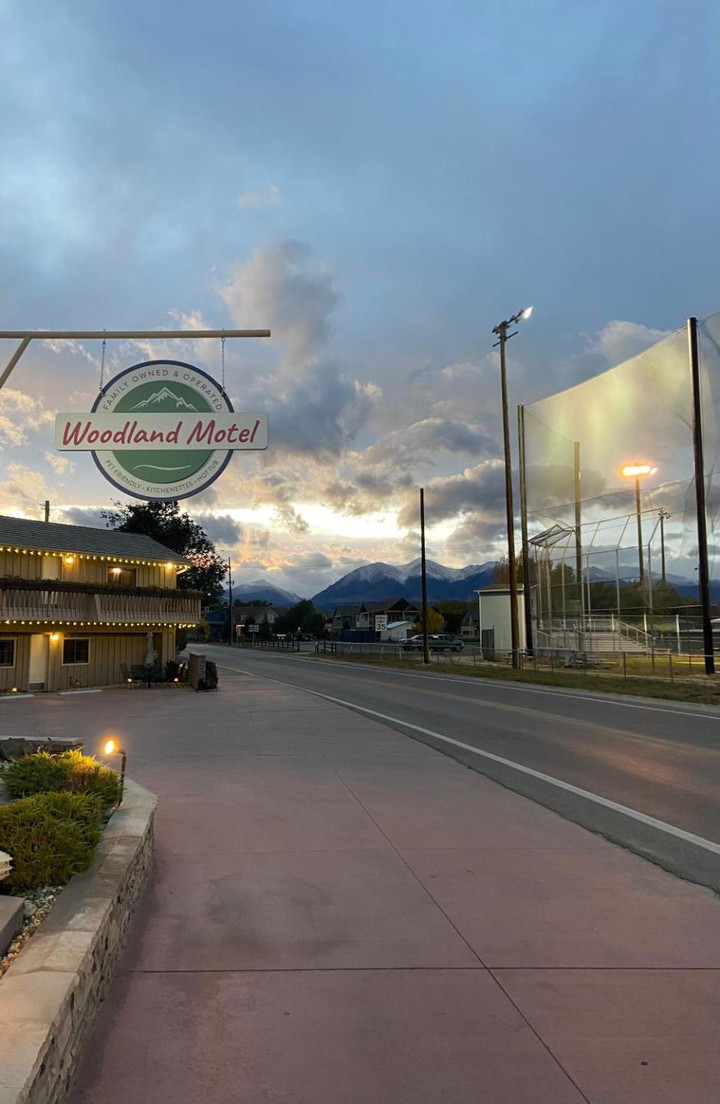 Woodland Motel - Salida, CO