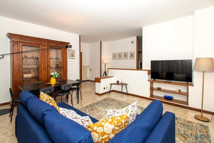 Spacious Apartment Near Bocconi University - Milão