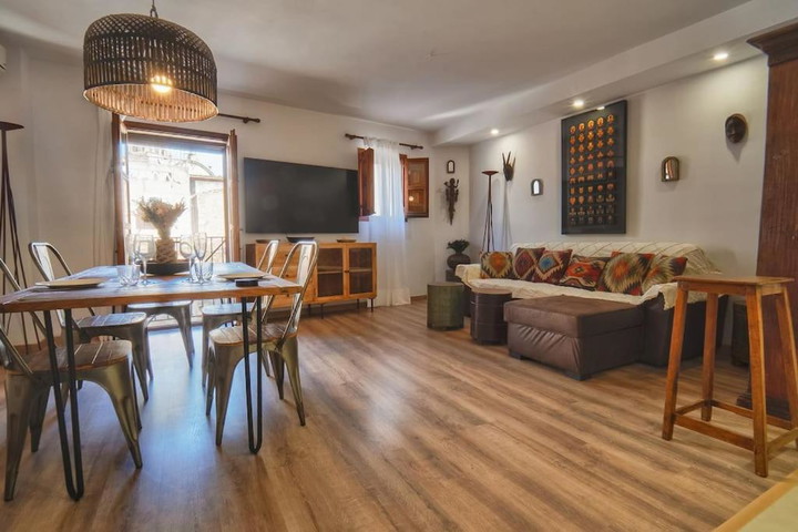 Seahomes Vacations - Centric Apt 100m Beach And Pkg - Tossa de Mar