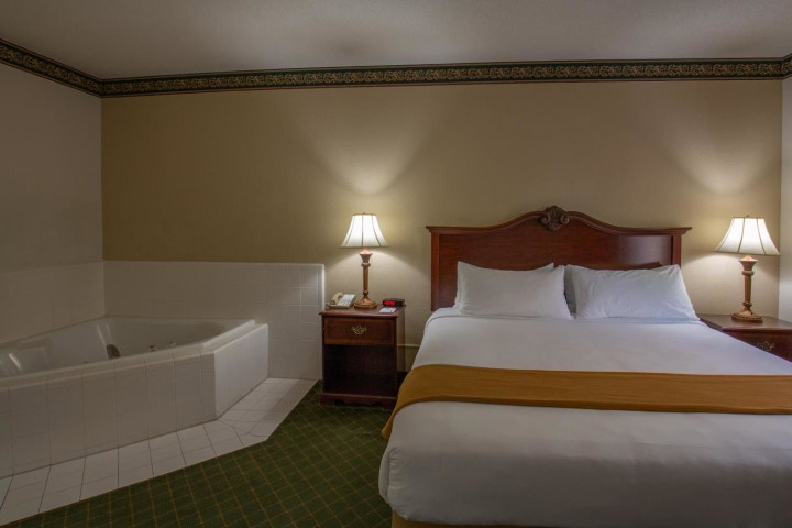 Moncks Corner Inn - Moncks Corner, SC