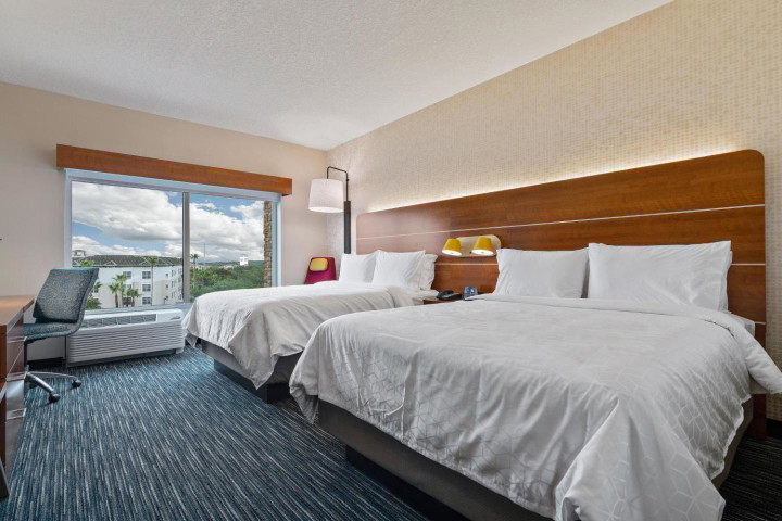 Holiday Inn Express & Suites Orlando- Lake Buena Vista By Ihg - Celebration, FL
