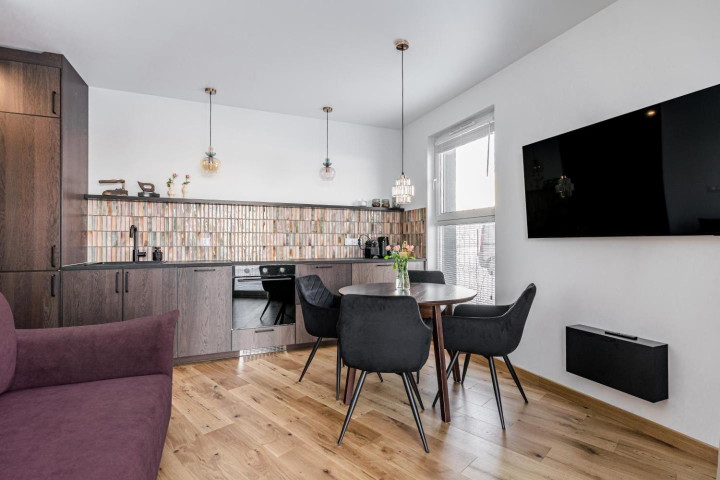 Mirror Garden Apartment - Private Garden, 15 Min To Old Town & Beach - Gdansk