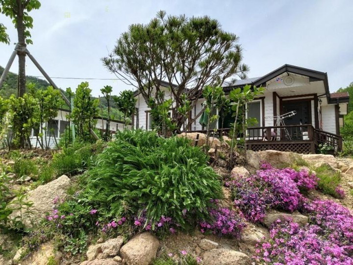Sangjoo Munjangdae Healing House - South Korea