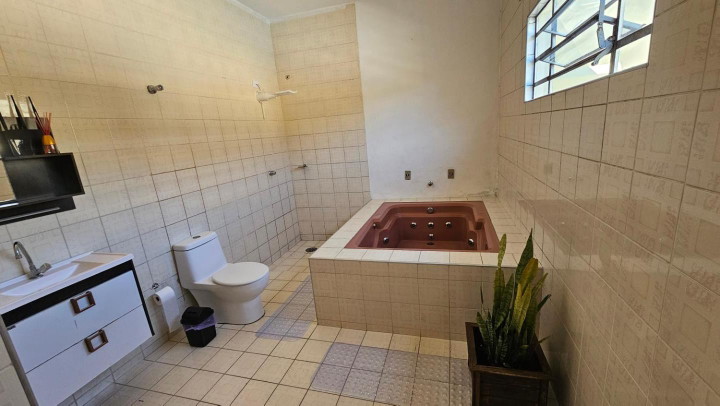 Casa Com Banheira De Hidro E Piscina Privativa, Prox Aparecida - Pindamonhangaba