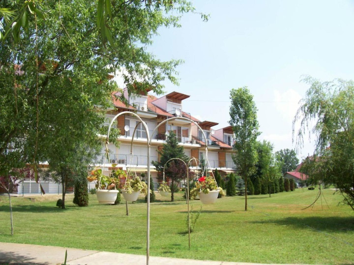 Cserke Napfény Apartman - Cserkeszőlő