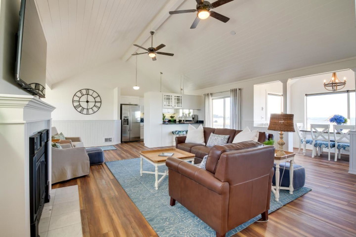 Beachfront Bandon Vacation Rental W/ Ocean View! - Bandon, OR