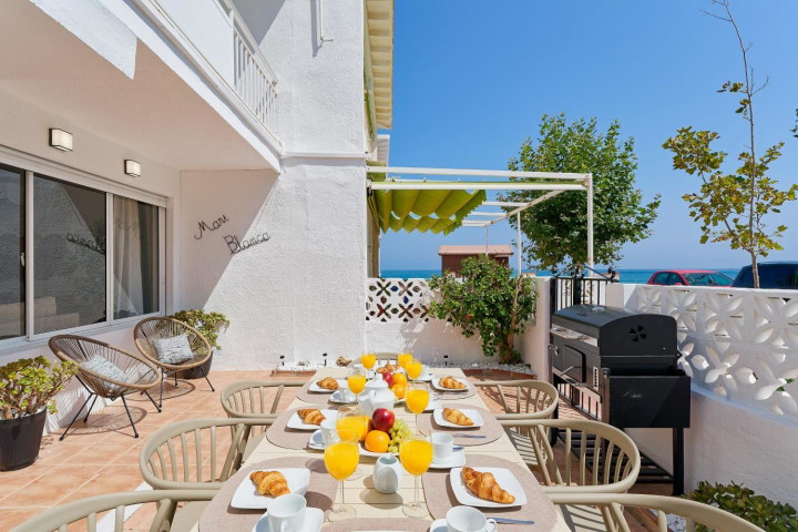 Seaside Townhouse La Cala De Mijas, 4 Bedrooms, 4 Bathrooms, Sleeps 8, Terrace, Bbq, Wifi - Fuengirola