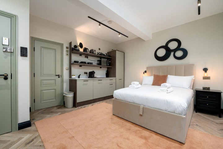 Guestready - The Euston - Chingford