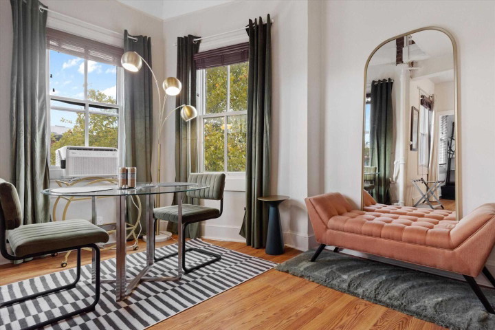 Chic 1-br Loft Nestled Between Dupont & Logan - Washington, D.C.