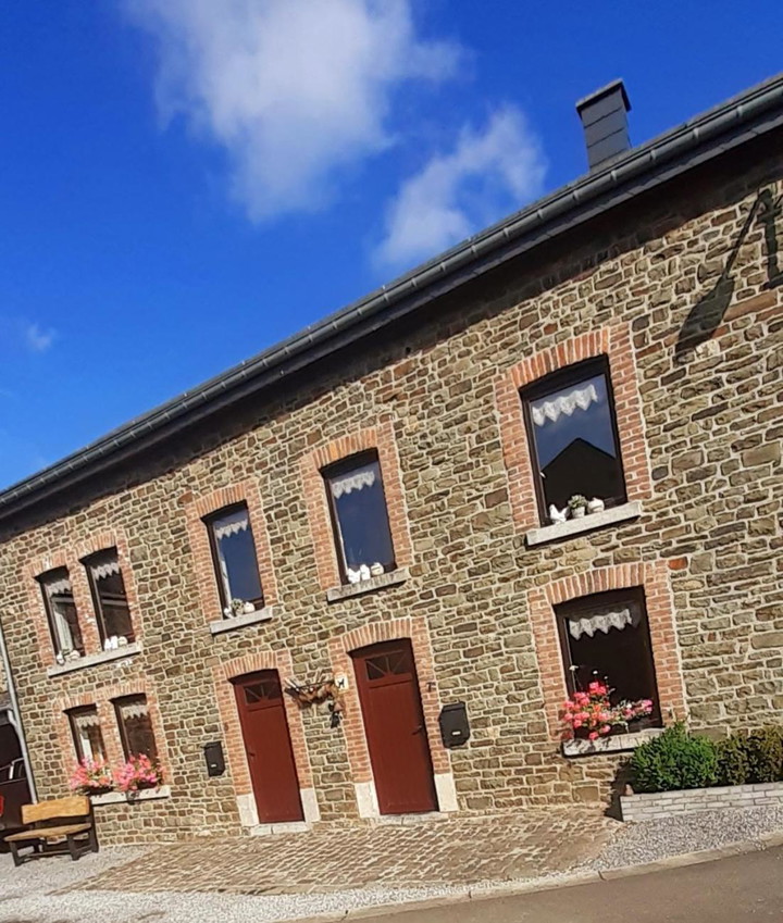 "Sous Le Même Toit" "Chambre Familiale Chez L' Habitant" - La Roche-en-Ardenne