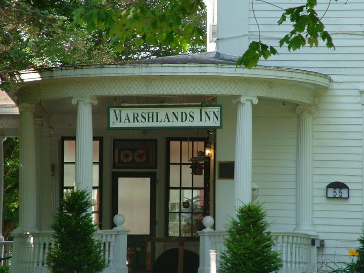 Marshlands Inn - Amherst