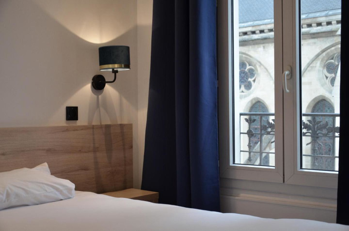 Hôtel De La Perdrix Rouge - Le Bourget
