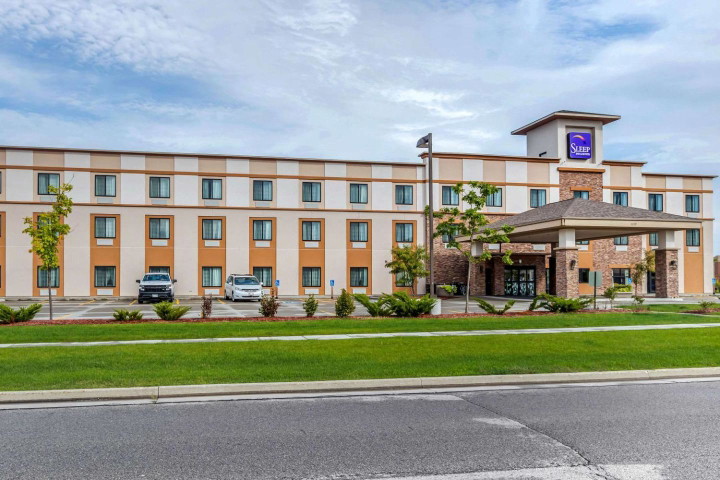 Sleep Inn & Suites Ames Near Isu Campus - Ames, IA