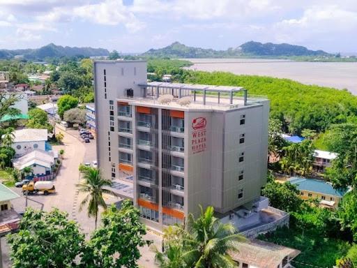 West Plaza Hotel At Lebuu Street - Palaos