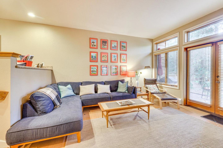 Lake Tahoe Corner Condo W/ Hot Tub, Beaches Nearby - Carson City, NV