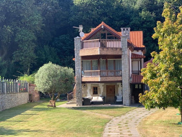 Casa Con Amplio Jardín En Pechón - Cantabrie