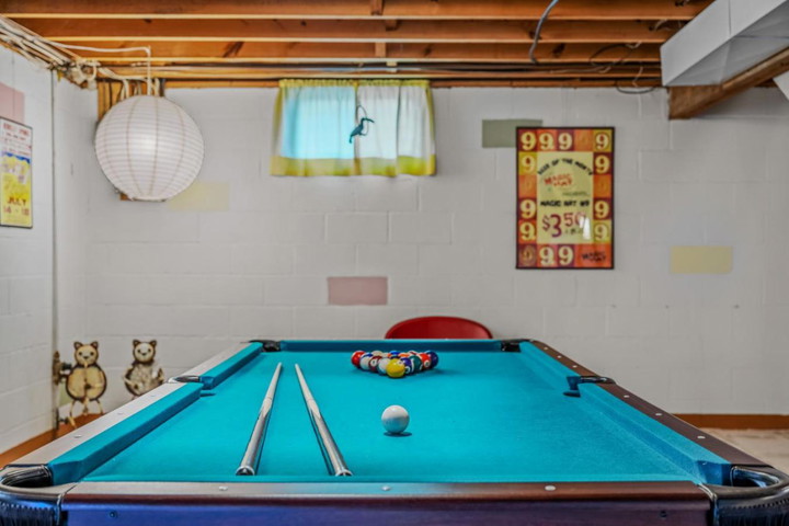 Castle View - Wifi, Pet Friendly, Screen Porch, Game Room, Grill, Family Friendly, Kid Friendly, Fireplace - West Virginia