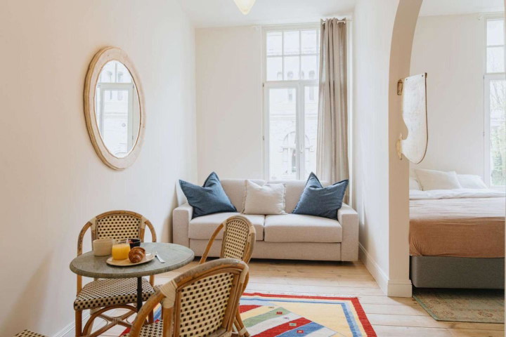 Urban Hideout Just Steps From Antwerp's Highlights - Schoten