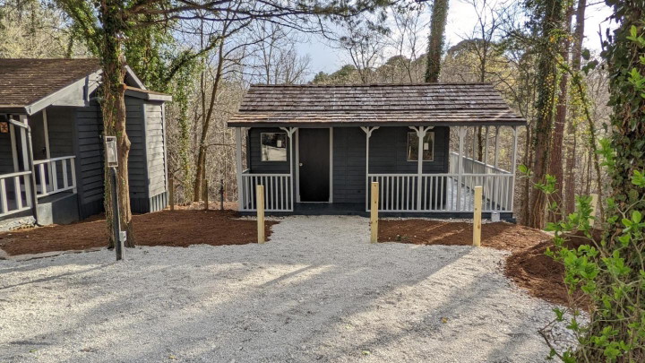Adventure Cabin 5 - King W Private Hot Tub - Eureka Springs, AR