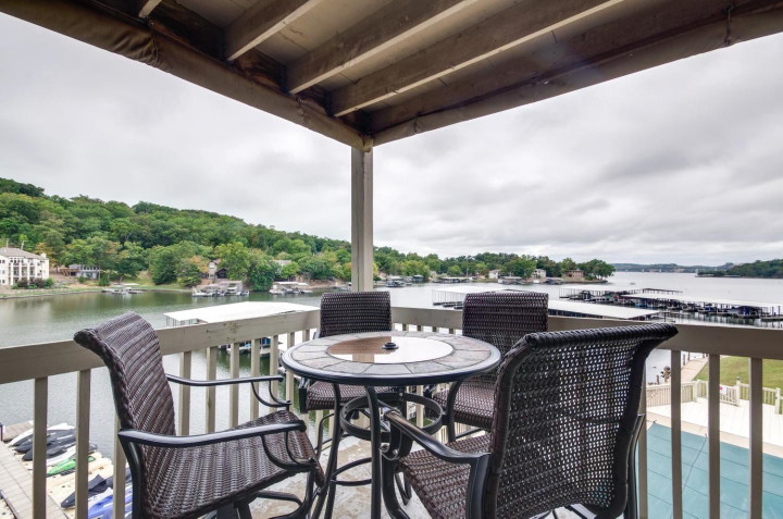Boat Dock + Pool Access! Osage Beach Condo - États-Unis