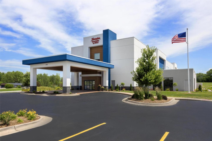 Hampton Inn & Suites Moline-quad City Int'l Aprt - Davenport, IA