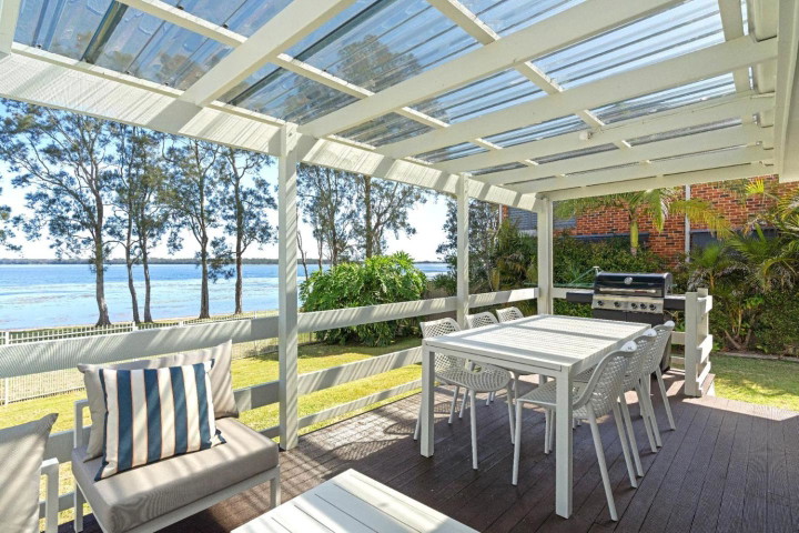 Sunset Splash Retreat - Budgewoi