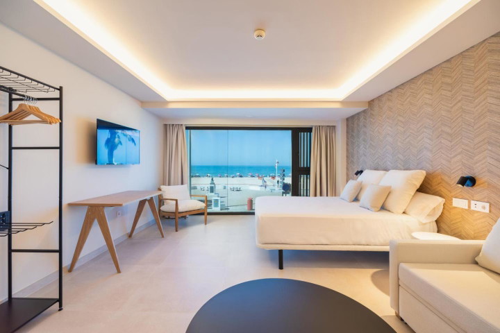 Apartamentos Playa Victoria - By Grupo Tribu - Cádiz