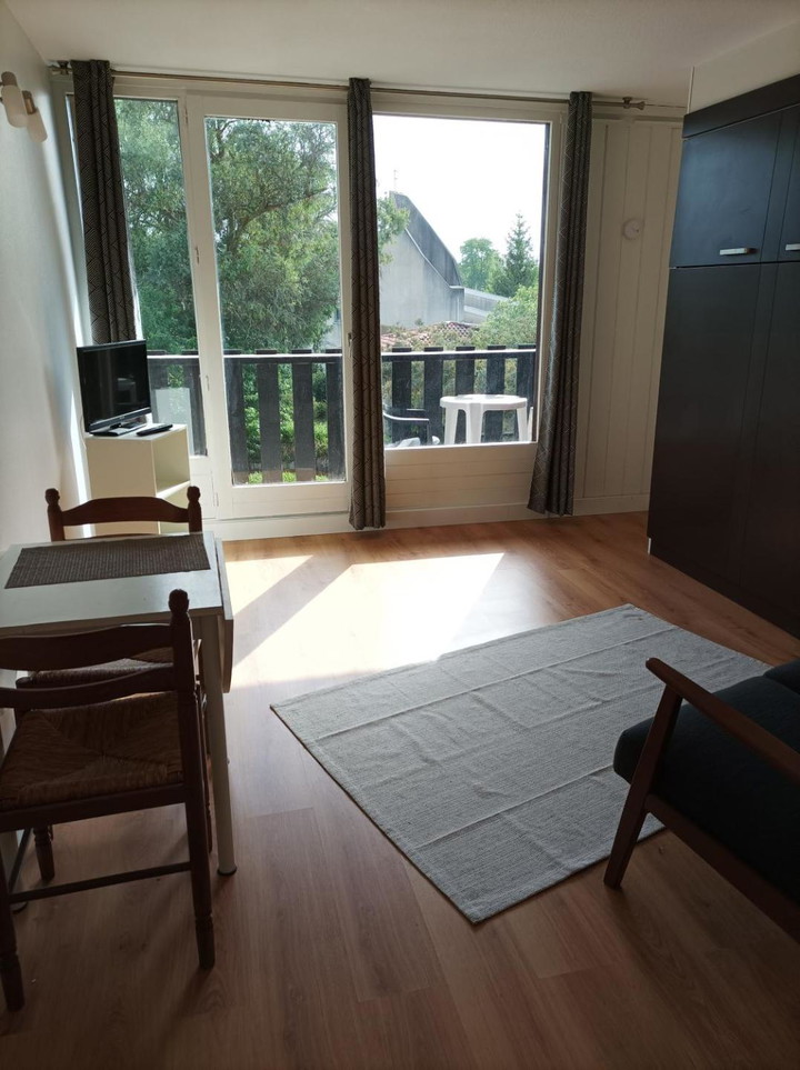 Studio Tout Confort Au Bord Du Lac D'estey Avec Parking Privé - Dax