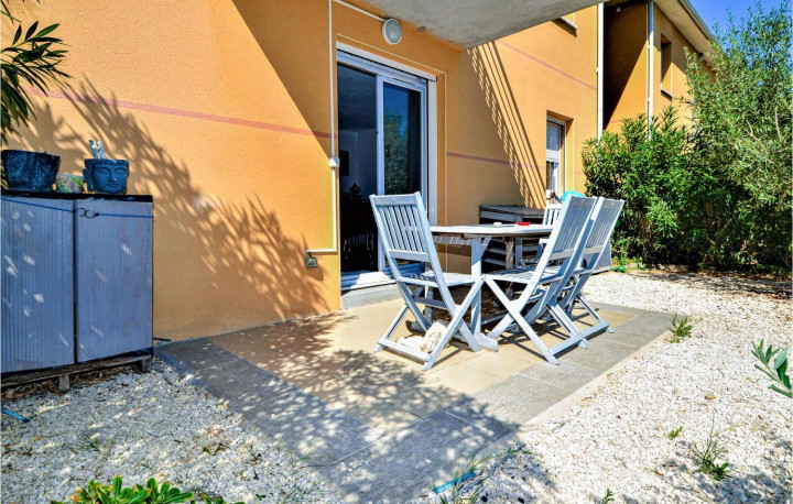 2 Bedroom Gorgeous Apartment In Orange - Orange, France