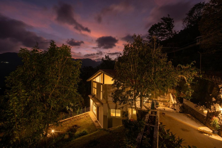 Saffronstays Valleyfall - Coonoor