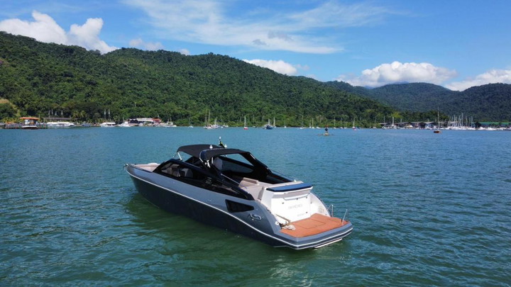 Azov 38 Pés - Paraty