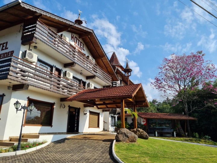 Hotel Schneider - Treze Tílias