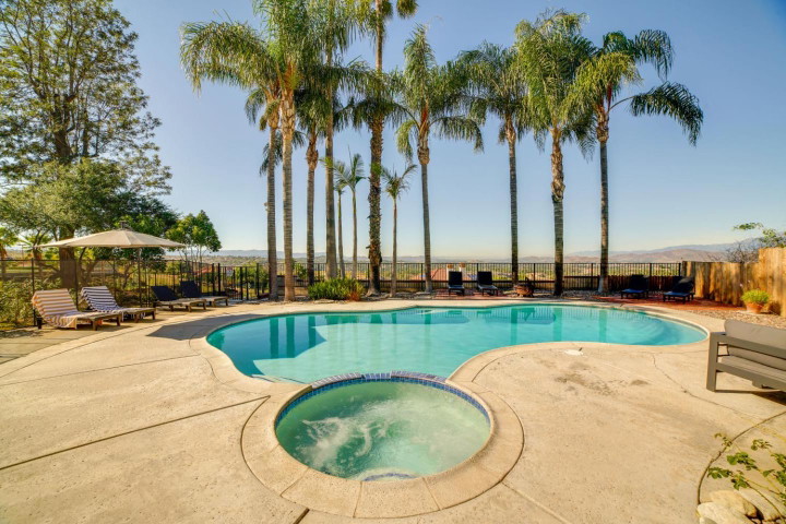 Spacious Riverside Farmhouse, Perfectly Located - Jurupa Valley, CA