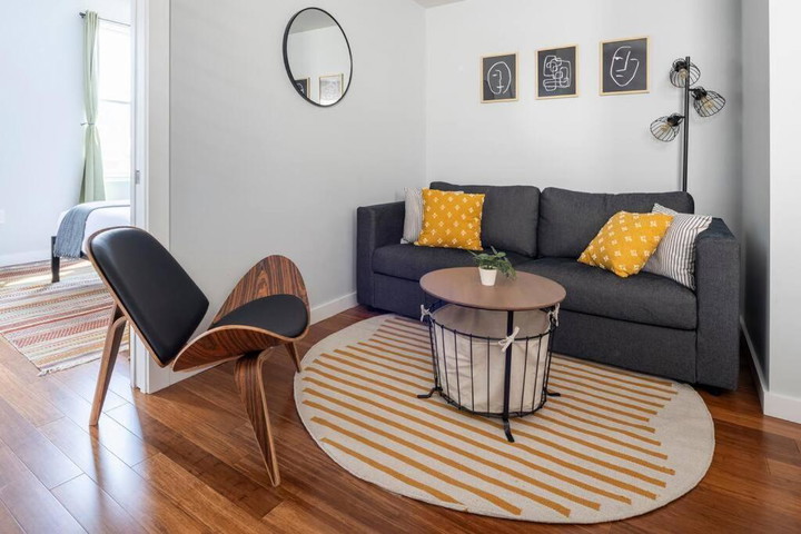 Otr, Queen Bed, 50in Tv, Workspace, Near Lightrail - Cincinnati