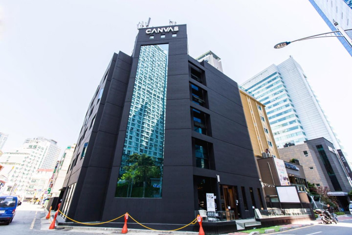 Canvas Black Guesthouse - South Korea