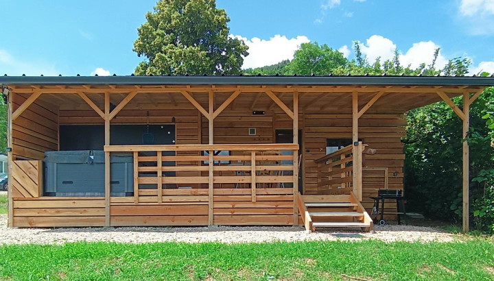 Mobil-home Isolé Avec Jacuzzi - La Cubanière - Beaujolais